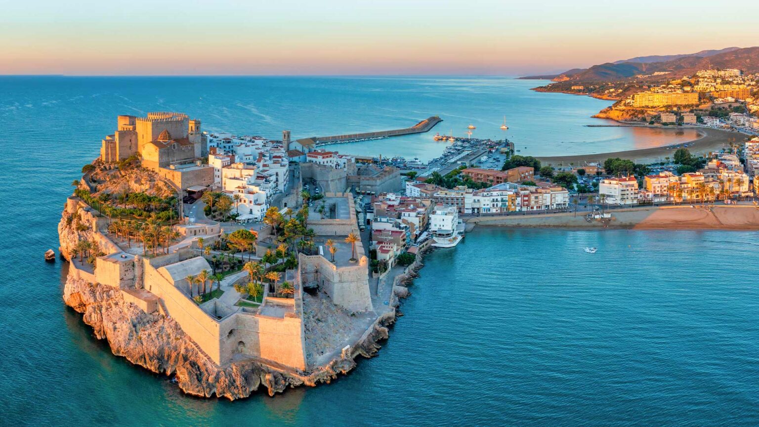Discover Costa del Azahar: Beaches, History, and Local Charm